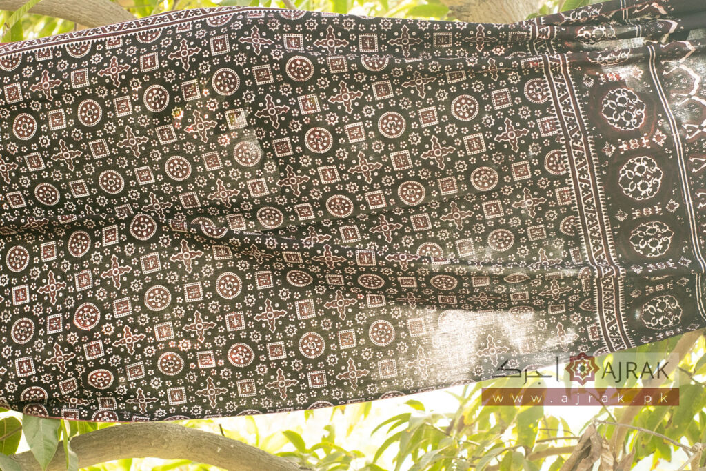 The Significance of Ajrak in Sindhi Culture | AJRAK